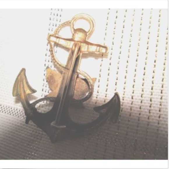 Windsor | Jewelry | Vintage Canadian Anchor Pin Maple Leaf Windsor ...